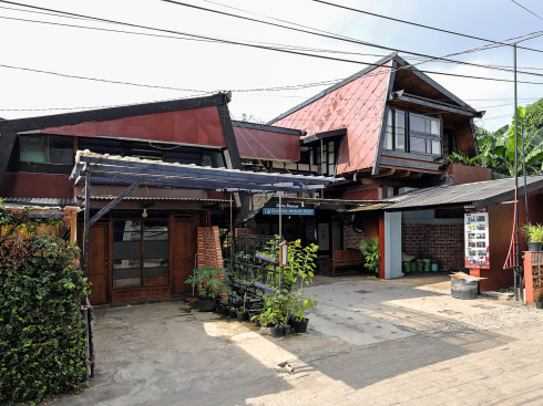 BAUWELT - Haus Kuwera – Mangunwijayas Wohn- und Arbeitsstätte